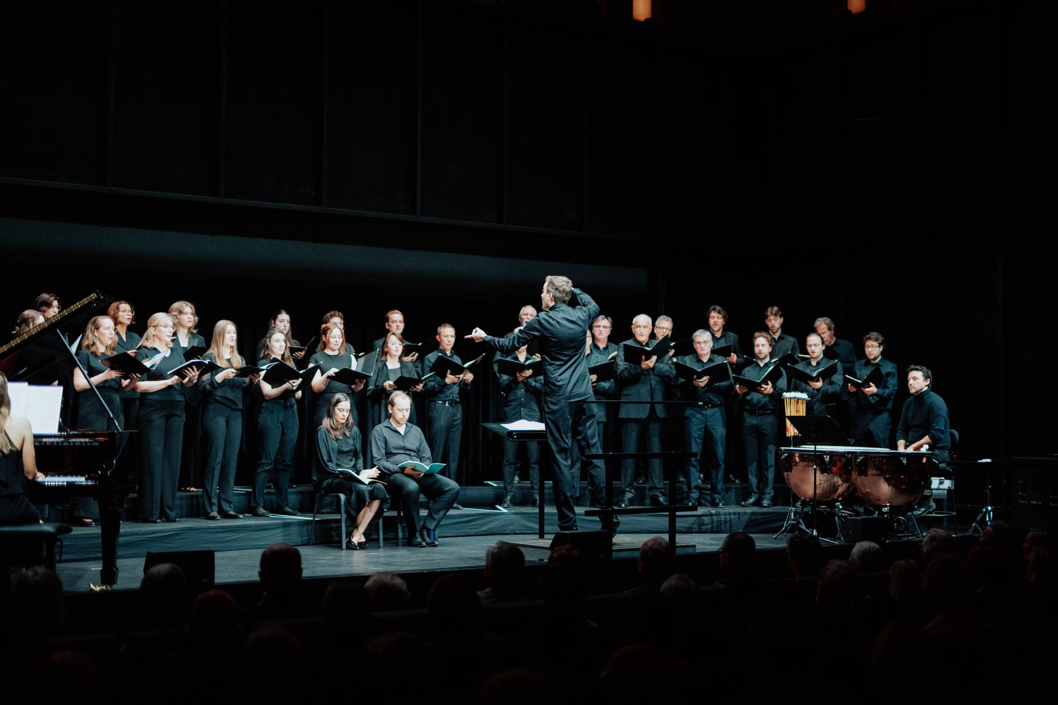 Faschingskonzert der Bergson Voices — Alpenglühen und Augenzwinkern mit ...